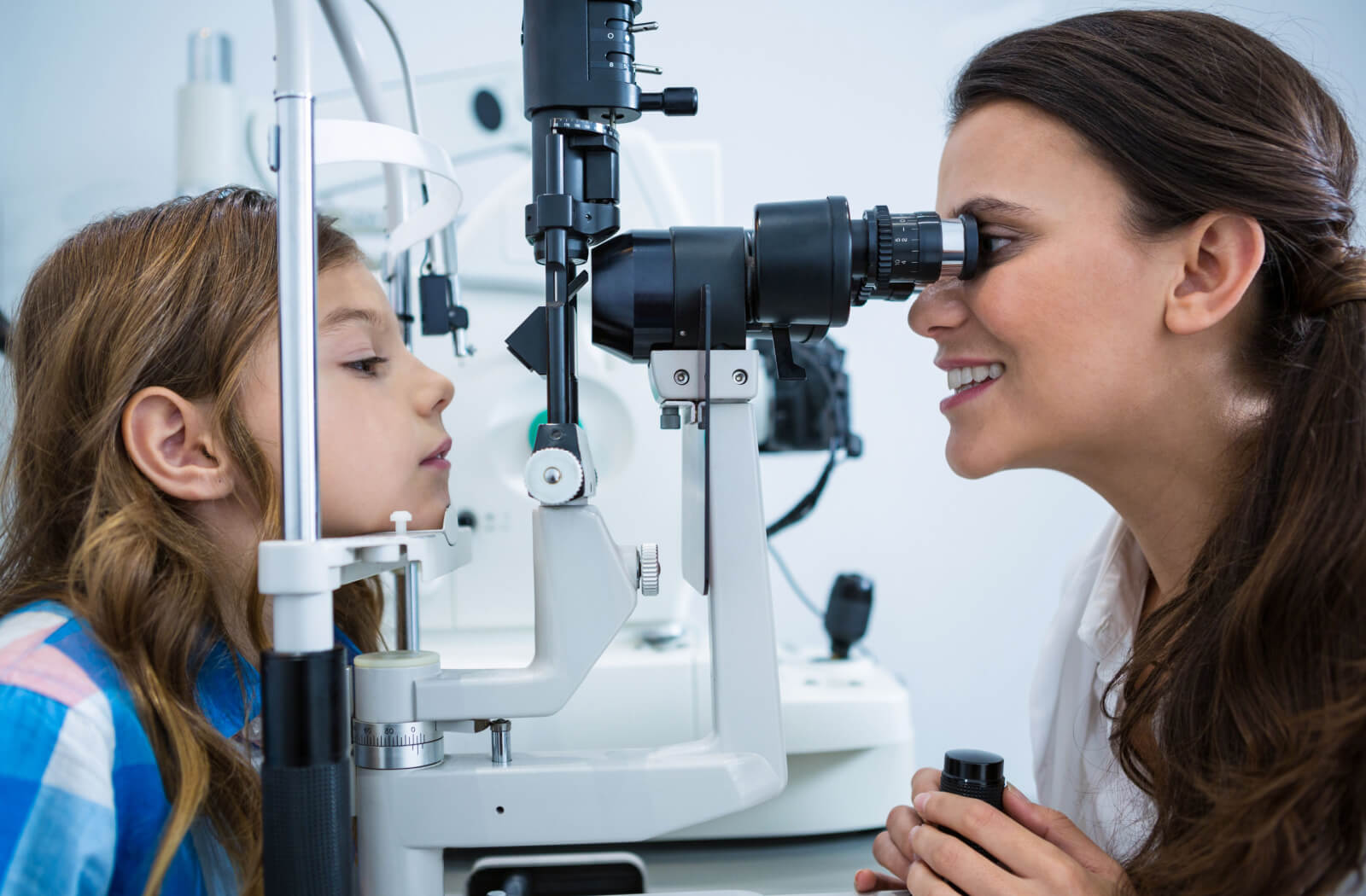 5 Myopia Management Methods: Lenses, Eye Drops, & More